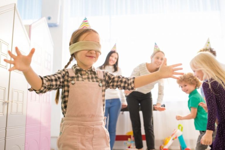 Kreisspiele Kindergarten: Anweisungen Und Lieder