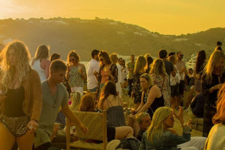 Bergfest Feier - Definition, Bedeutung Und Herkunft - Lebens Karneval