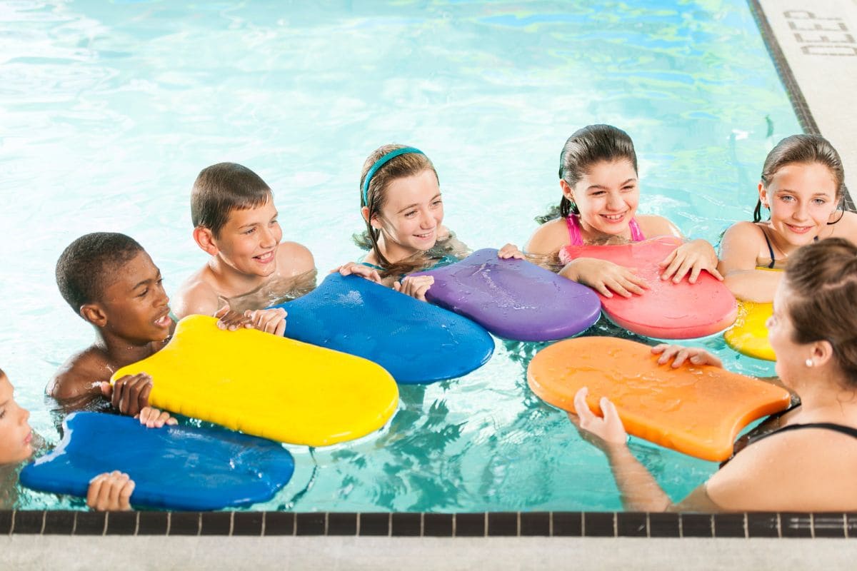 Schwimmen Spiele: Wasserspiele Für Kleine Und Große Schwimmratten!